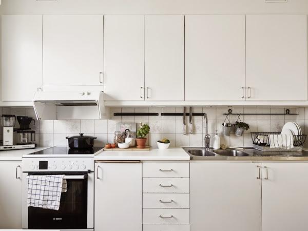 Inspiración Deco: BLANCO Y GRIS en un apartamento de inspiración ...
