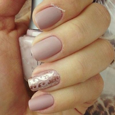 Unas hermosas uñas color nude que te harán ver muy bella | Belleza