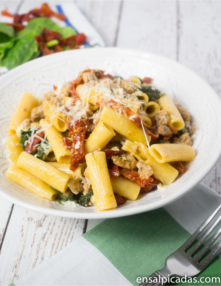 Pasta con carne molida de pavo y tomates secos | Cocina