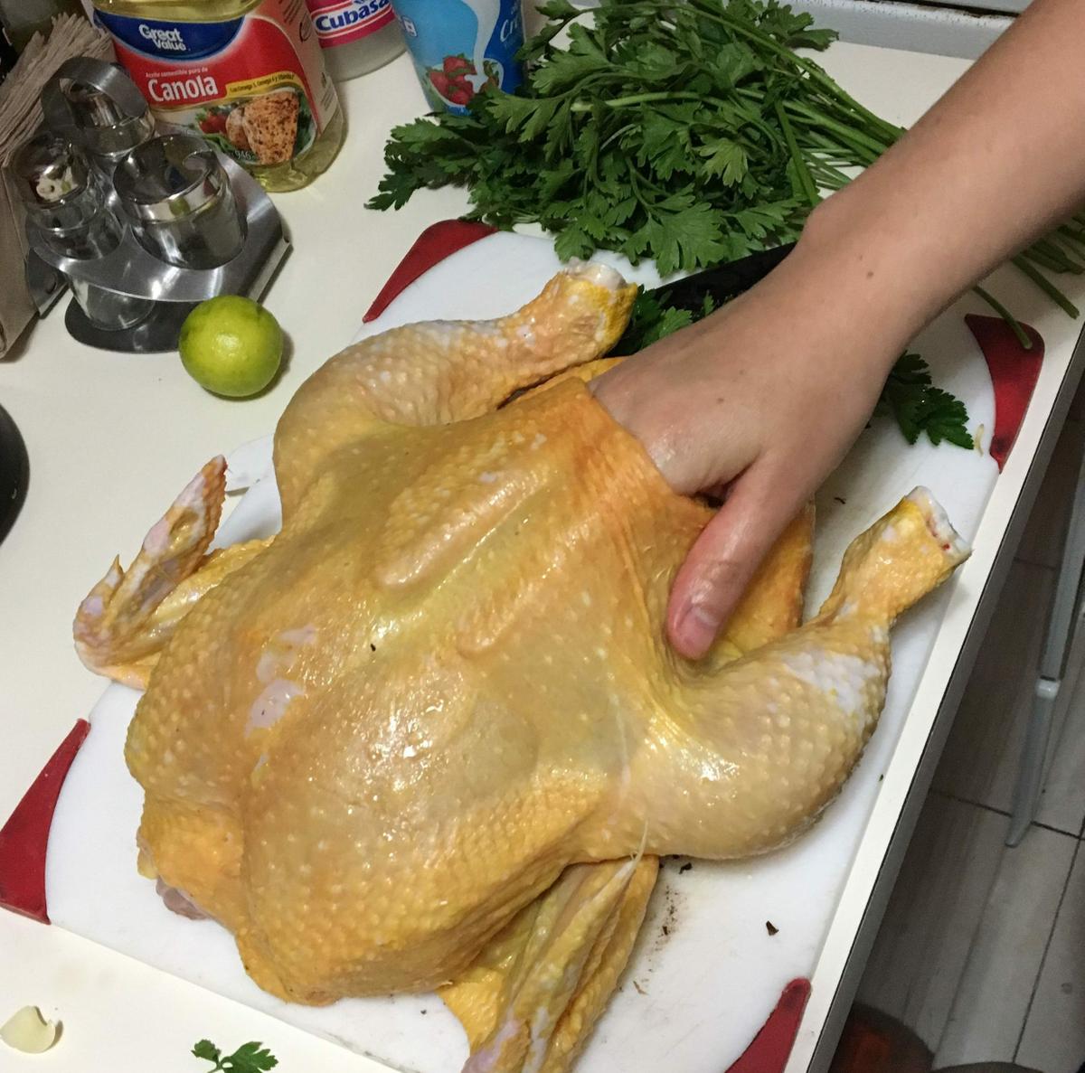 Pollo al horno con vegetales, para principiantes | Cocina