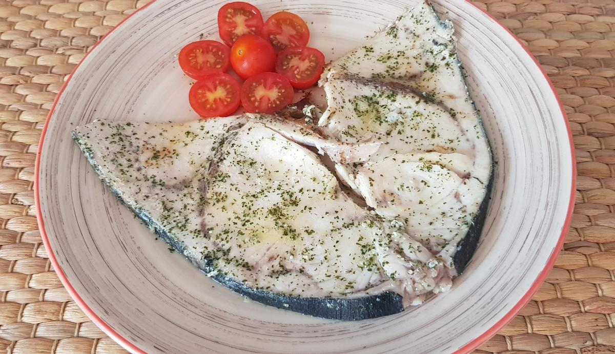 Pez espada o emperador con salsa verde | Cocina