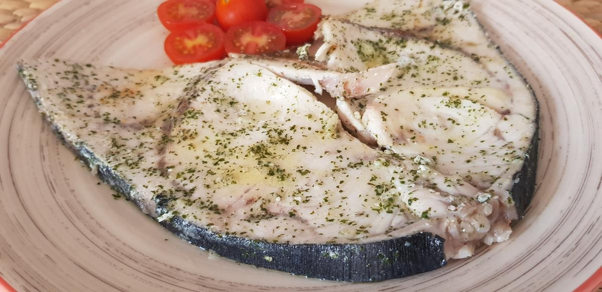 Pez espada o emperador con salsa verde | Cocina