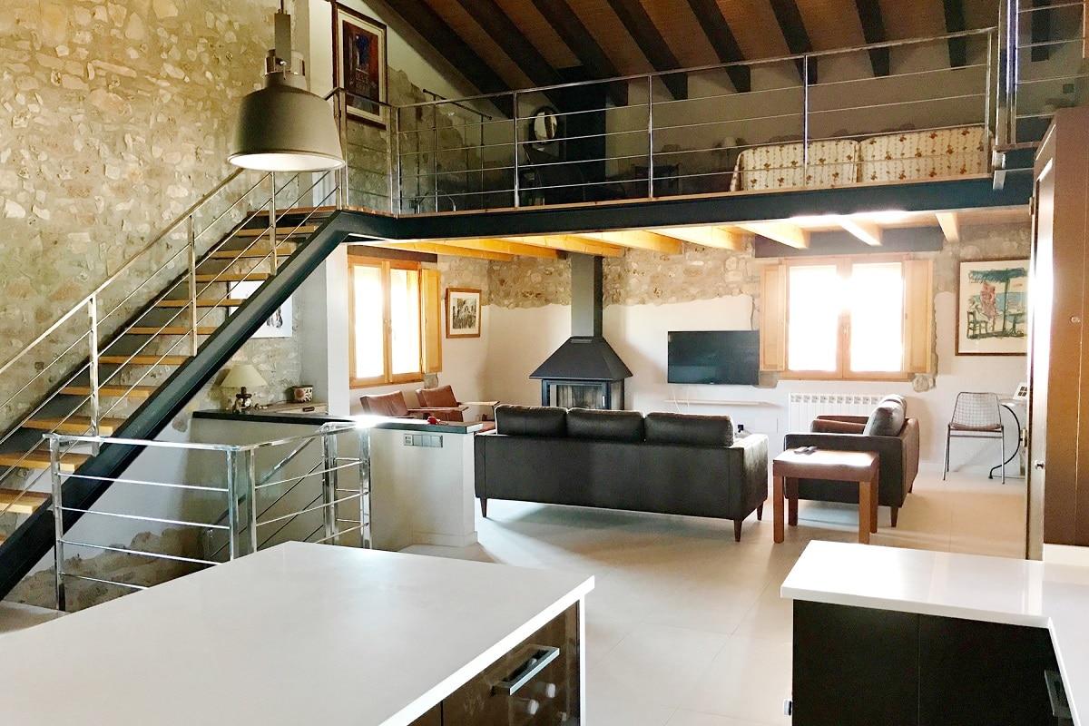 Cómo darle uso al altillo de tu casa | Decoración