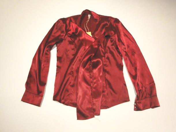 Cómo cortar las mangas de una camisa | Manualidades Cómo cortar las mangas de una camisa | Manualidades