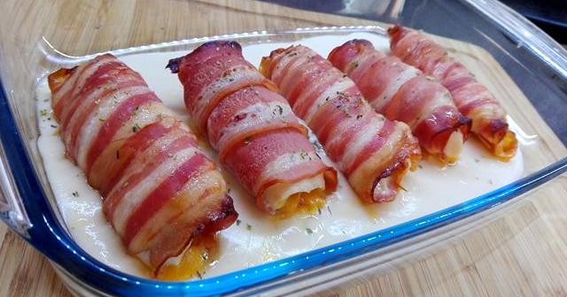 Rollitos de bacon y pollo con bechamel | Cocina