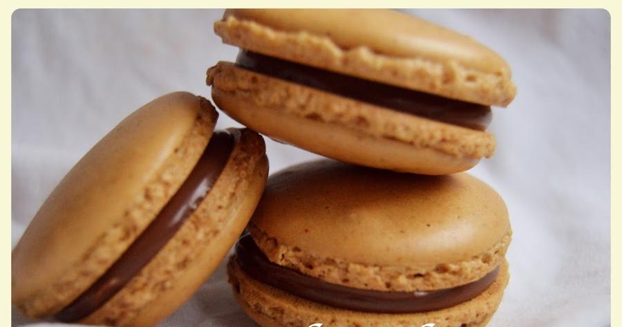 Macarons de café rellenos de crema de chocolate y cointreau | Cocina