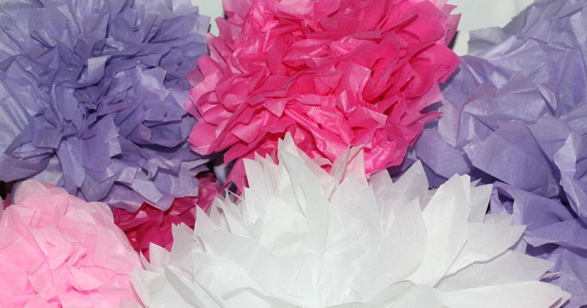 Tutorial – Pompones de papel para decorar tus fiestas | Manualidades