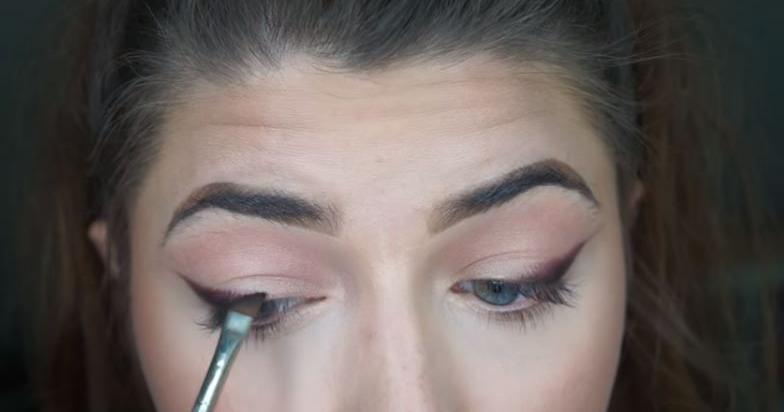 Cómo hacerte el delineado perfecto sin usar delineador | Belleza