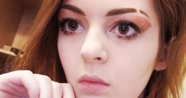 Rayas en las cejas, la inesperada tendencia que querrás copiar | Belleza