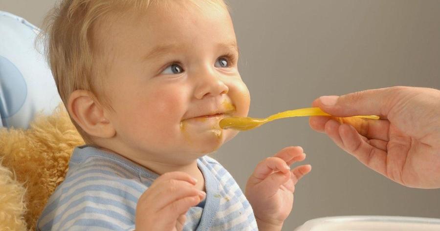 Consejos para empezar con la alimentación complementaria | Padres