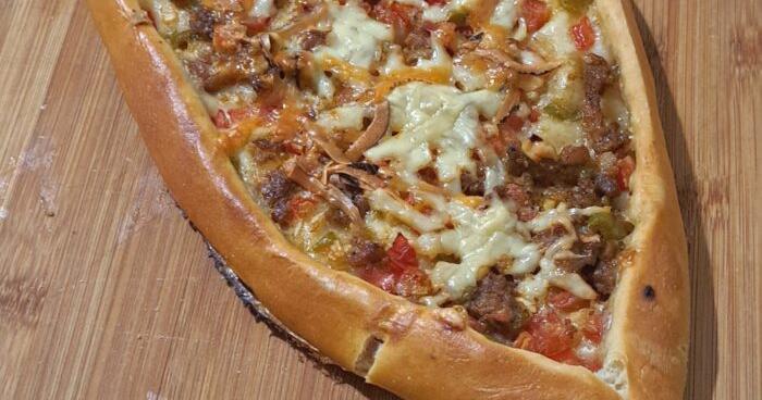 Pide turco con carne: Receta tradicional riquisima de pan relleno o ...