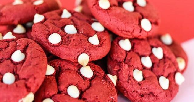 Galletas Red Velvet con chips de chocolate blanco | Cocina