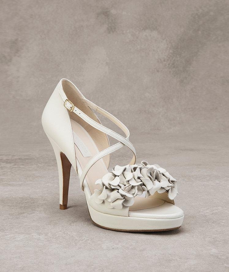 Hermosos zapatos de novia: 50 pares que van a enamorarte | Bodas