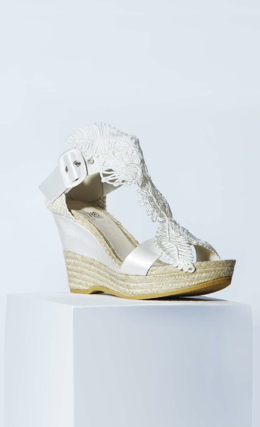 Hermosos zapatos de novia: 50 pares que van a enamorarte | Bodas