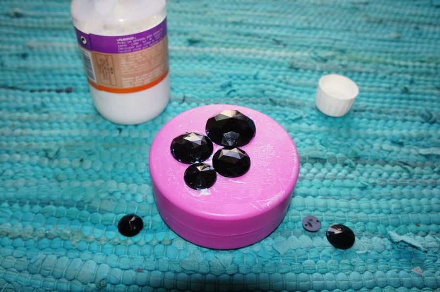 Decora....¡reutilizando botes de crema! | Manualidades Decora....¡reutilizando botes de crema! | Manualidades